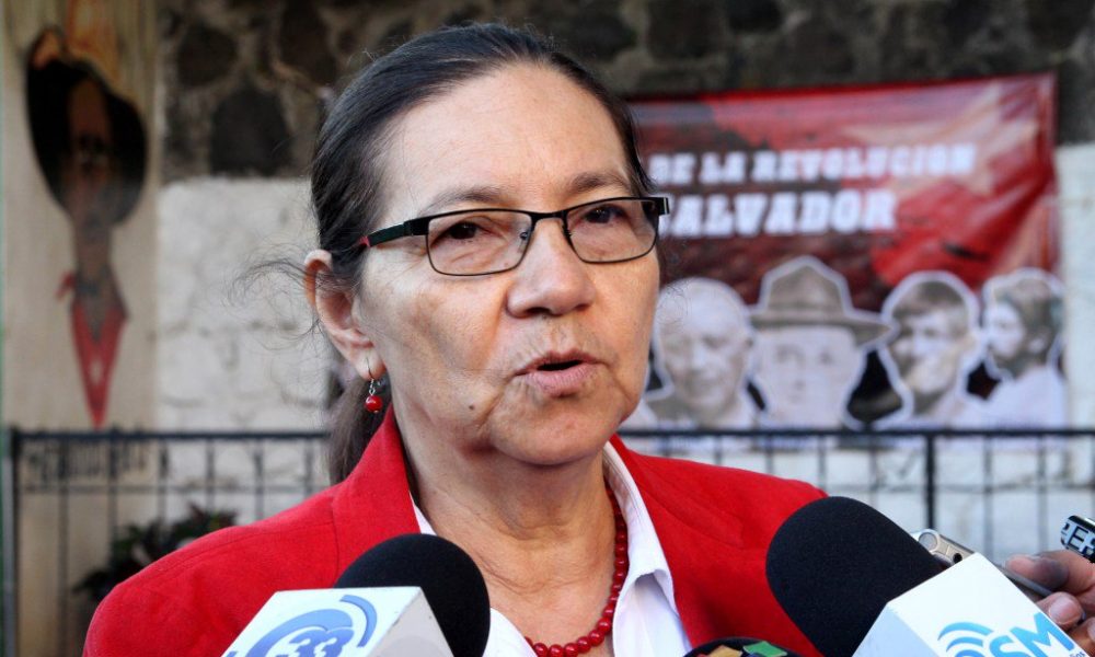 Norma Guevara sale en defensa de Mauricio Funes - Diario Digital Cronio ...
