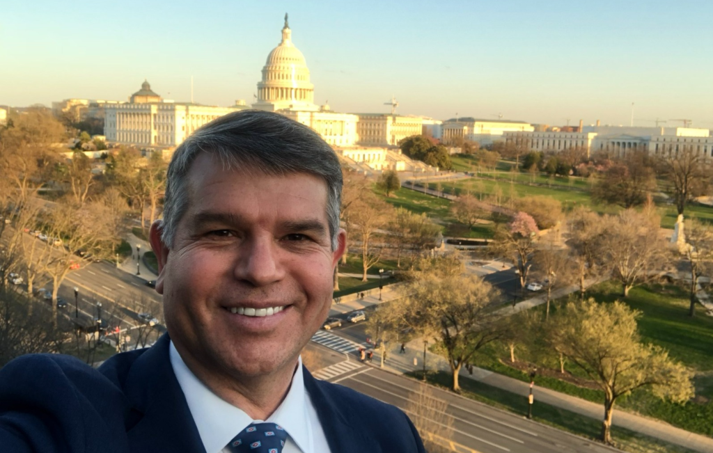 Luis Parada lanza su candidatura presidencial desde Washington DC - Diario Digital Cronio de El ...