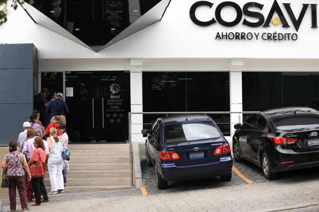 Asociados de COSAVI comienzan a retirar sus ahorros de hasta $30,000 ...